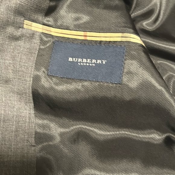 Burberry | Suits & Blazers | Burberry Men Suite Clor Gray 42 Regular ...